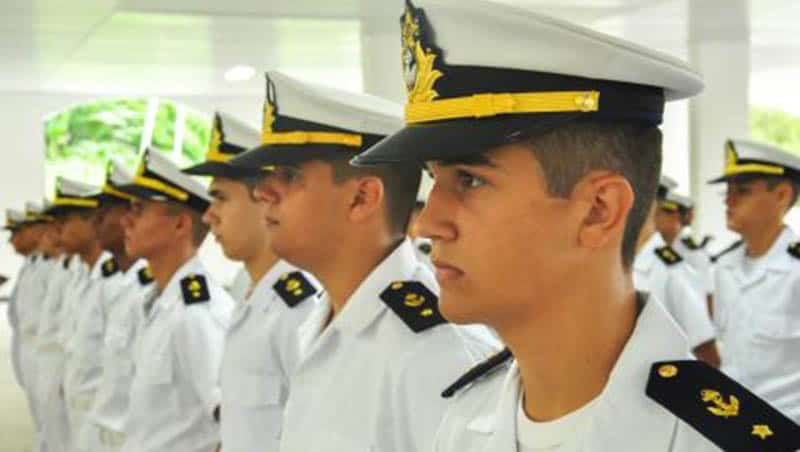 Como passar em um colégio militar e começar sua carreira nas Forças ...
